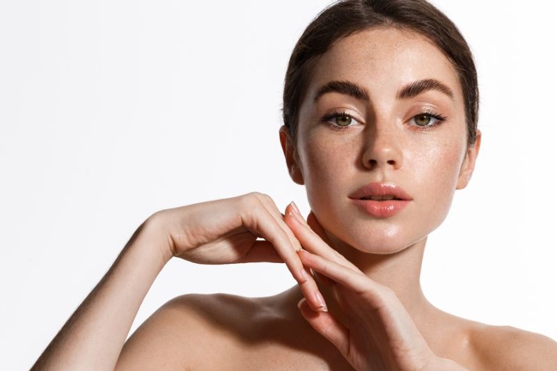 Is Dermaplaning Good for Your Skin? What Experts Say – Lumohs Dermaplane